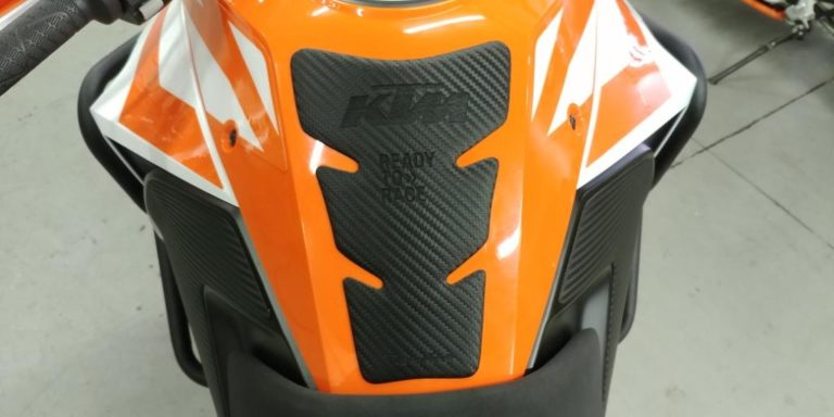 KTM 1050/1090/1190/1290 TANK PAD • Rubbatech