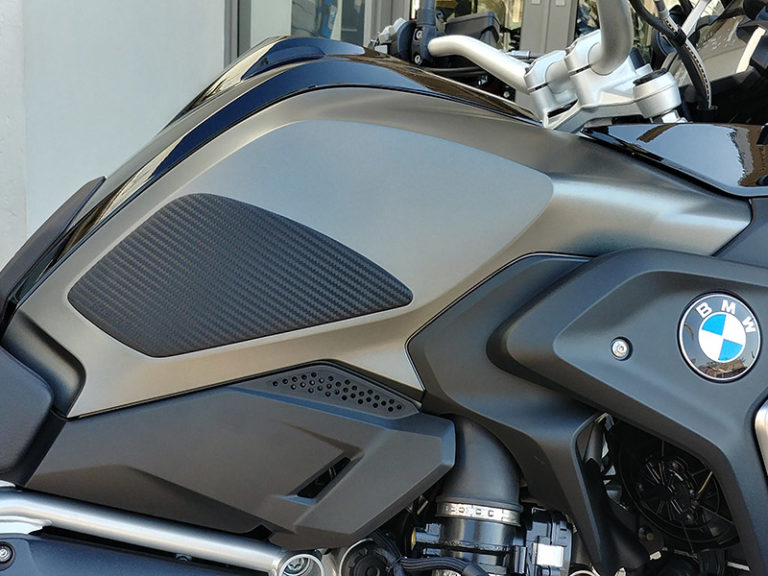 BMW R1200GS/R1250GS LC KNEE PADS (2017 - 2018) • Rubbatech