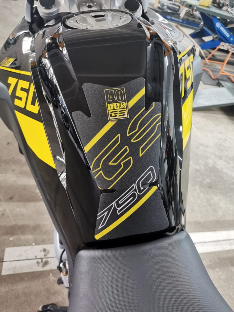 BMW F750GS TANK PAD • Rubbatech