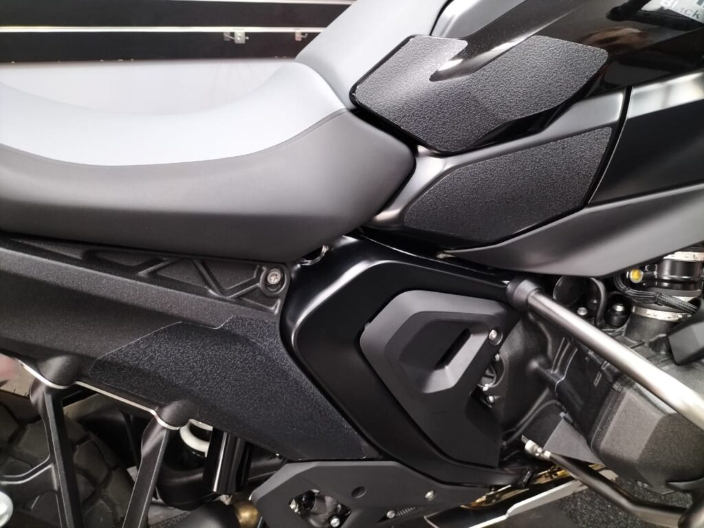 BMW R1300GS Top Side Panel • Rubbatech